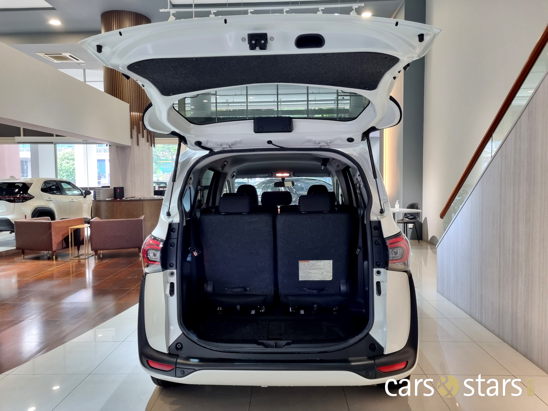 Used Toyota Sienta Hybrid 1.5A X For Sale