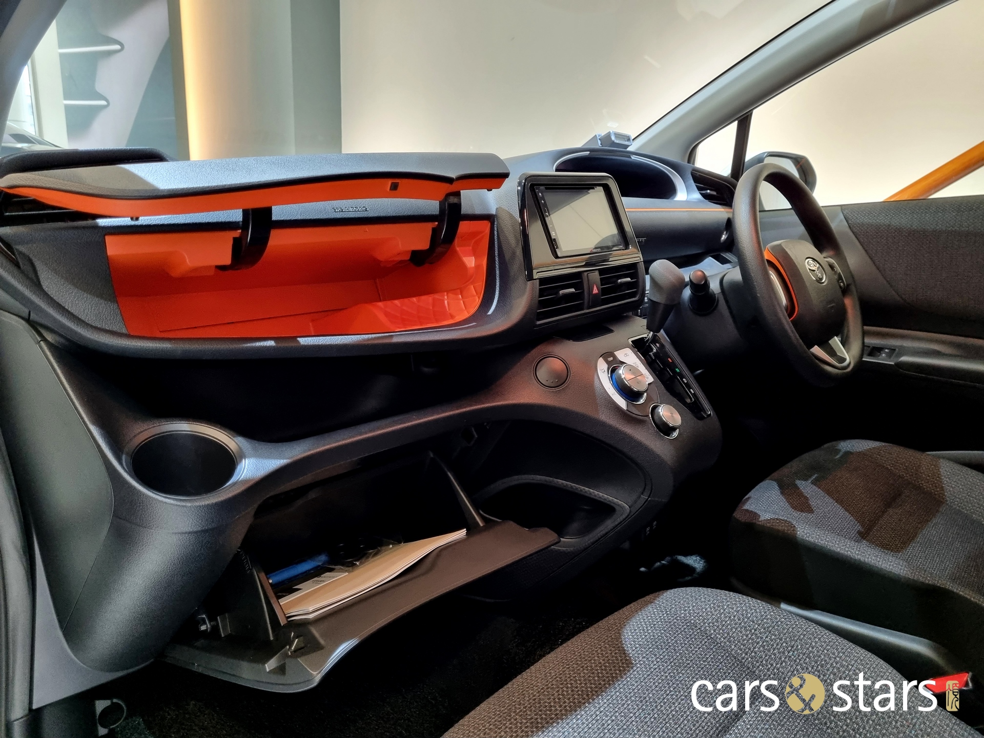 Used Toyota Sienta Hybrid 1.5A X For Sale